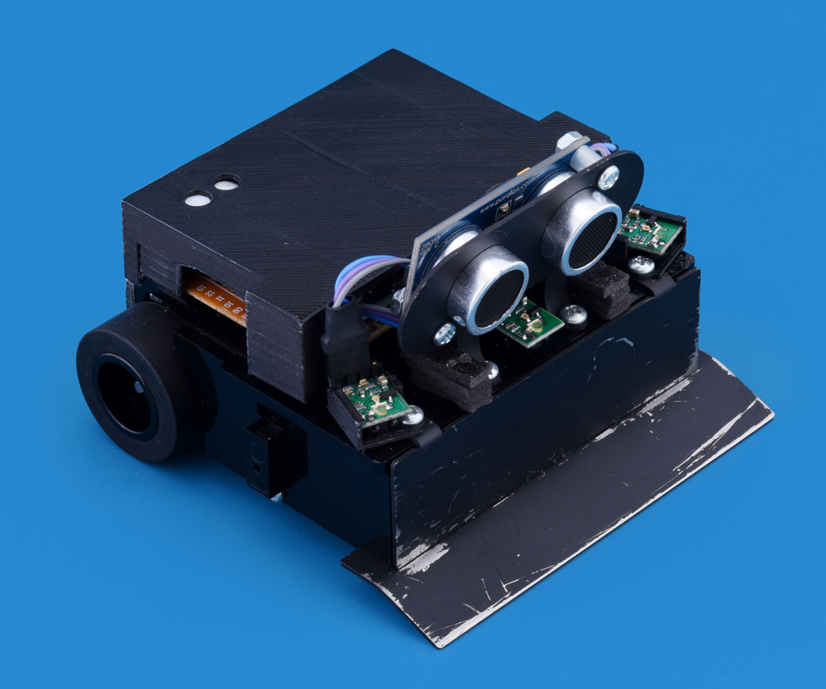 Pololu - Brandon's mini sumo robot: Black Mamba